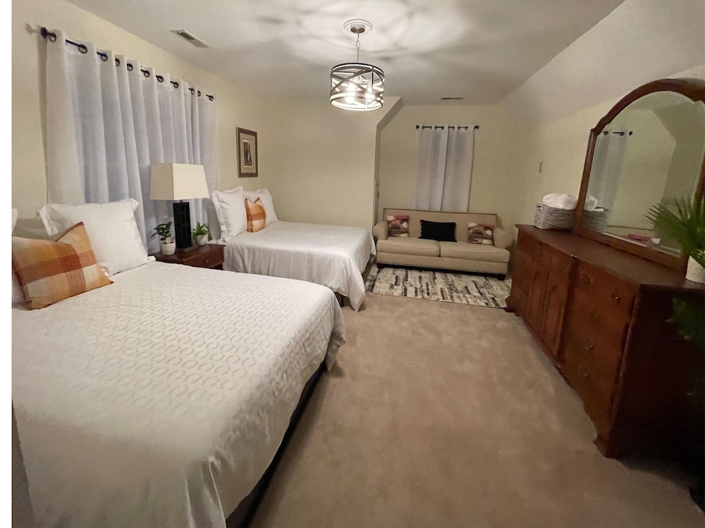 ¡La Escapada úLtima! Amplia Casa De 5 Habitaciones; Perfecta Para Grupos Grandes - High Point, NC