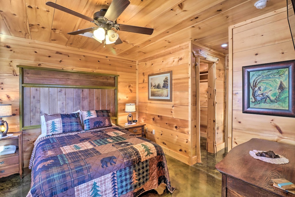 Mountain View Hideaway w/ Outdoor Fireplace! - Izard County | Vrbo