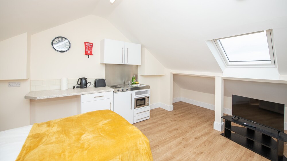*BrandNew* Studio Flat near Solent Uni w/ Parking - Southampton | Vrbo