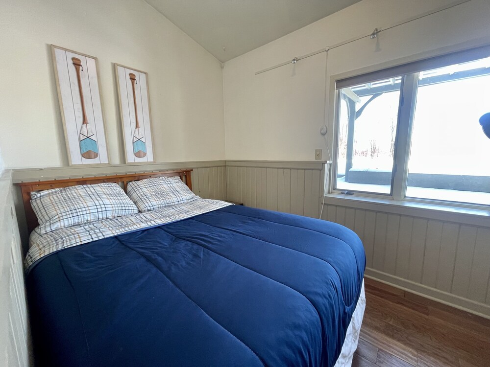 Limited Summer Dates Lakefront Sandy Beach, Sunroom, Sauna, Game Room, Kayaks! - Waterville, MN