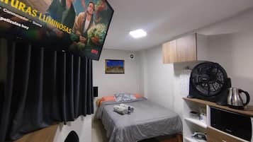 Estúdio Executivo, 1 cama de casal, no rés do chão | Roupa de alta qualidade, edredões de penas, camas de colchão pillowtop