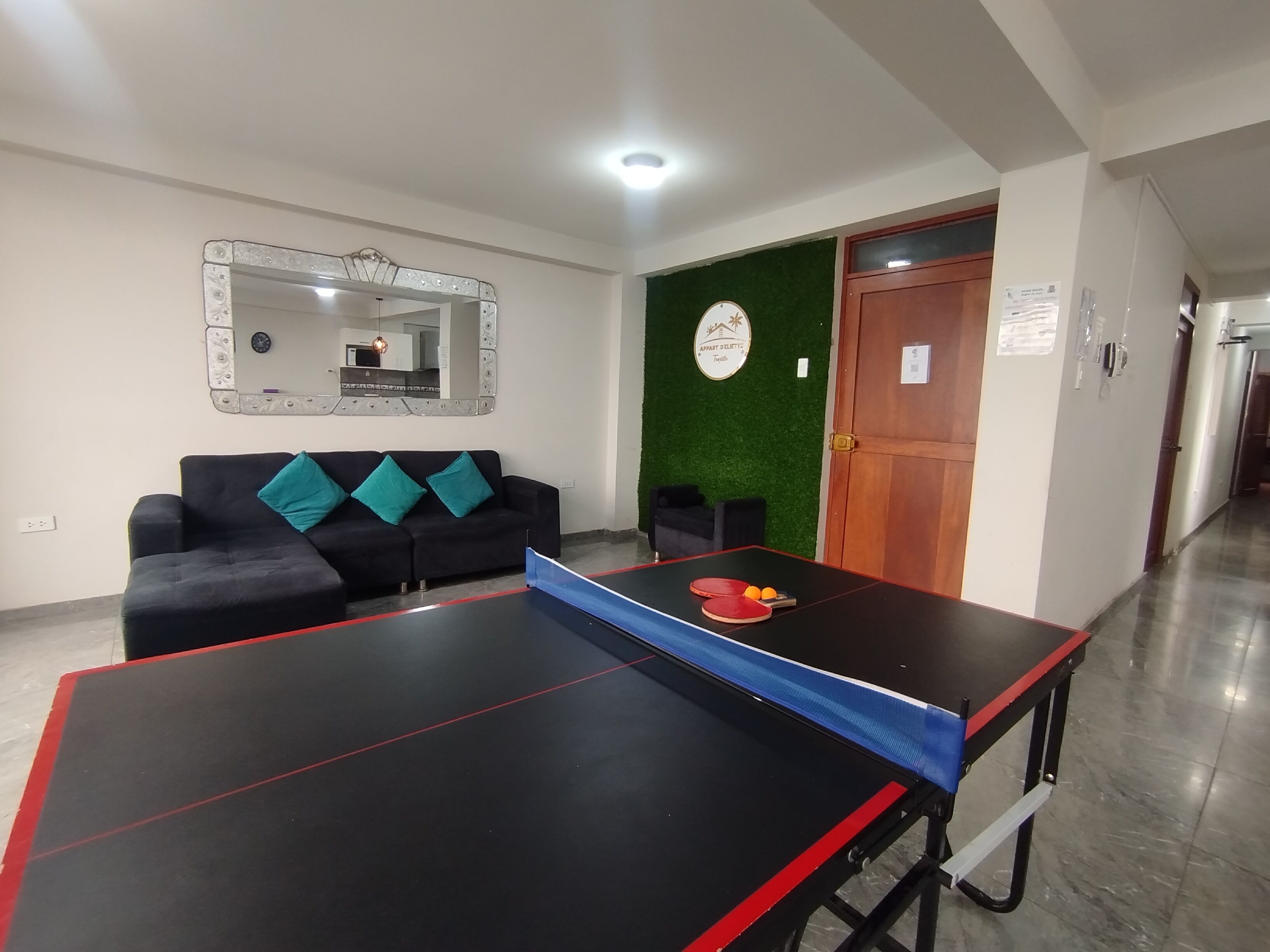 Apartamento Deluxe, 3 quartos, cozinha | Sala de estar | Smart TV de 55 de polegadas com canais digitais, Netflix, brinquedos 