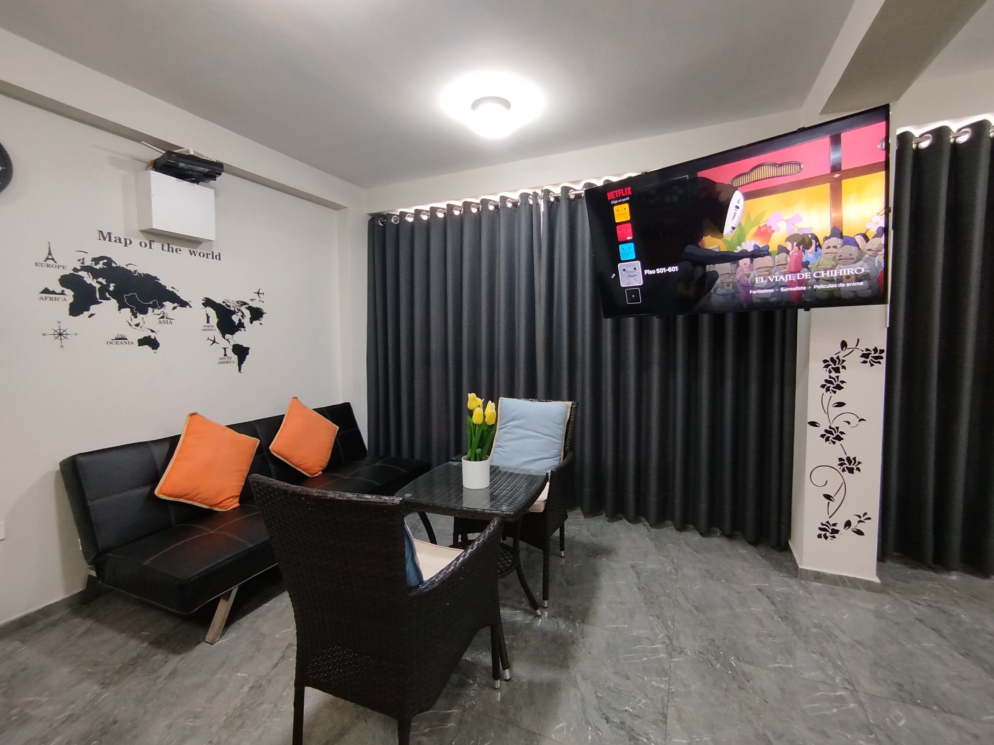 Apartamento Familiar, 2 quartos, cozinha | Sala de estar | Smart TV de 55 de polegadas com canais digitais, Netflix, brinquedos 
