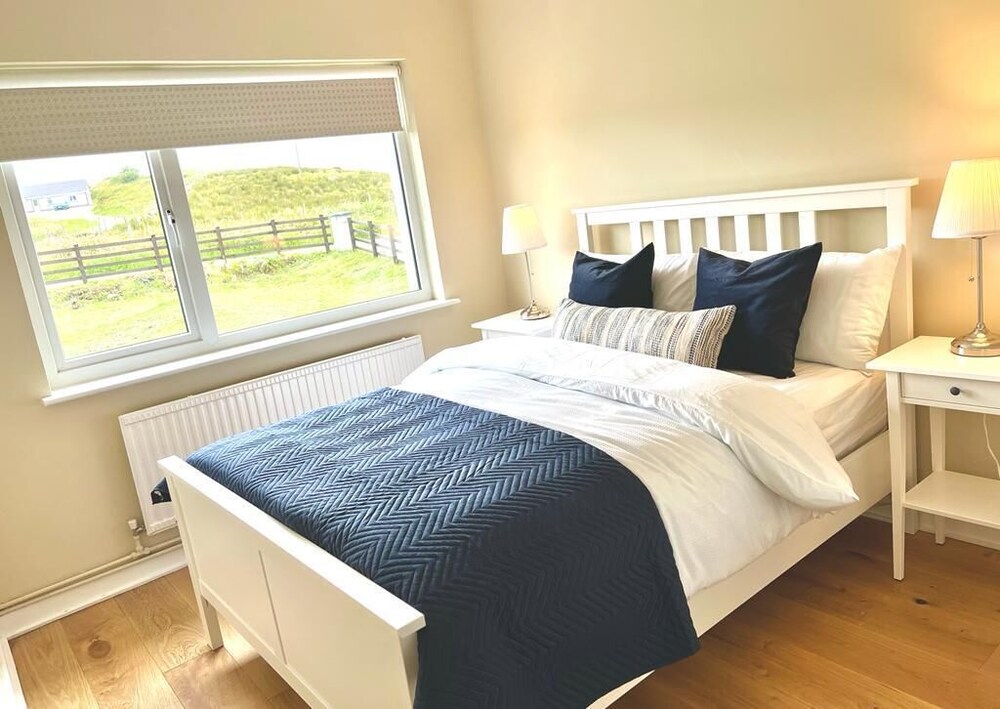 Luxury Donegal Beach Cottage at Dooey Beach, Dungloe - Lettermacaward ...
