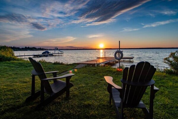 Gorgeous Waterfront Cottage 1 Hour From Toronto - Kawartha Lakes