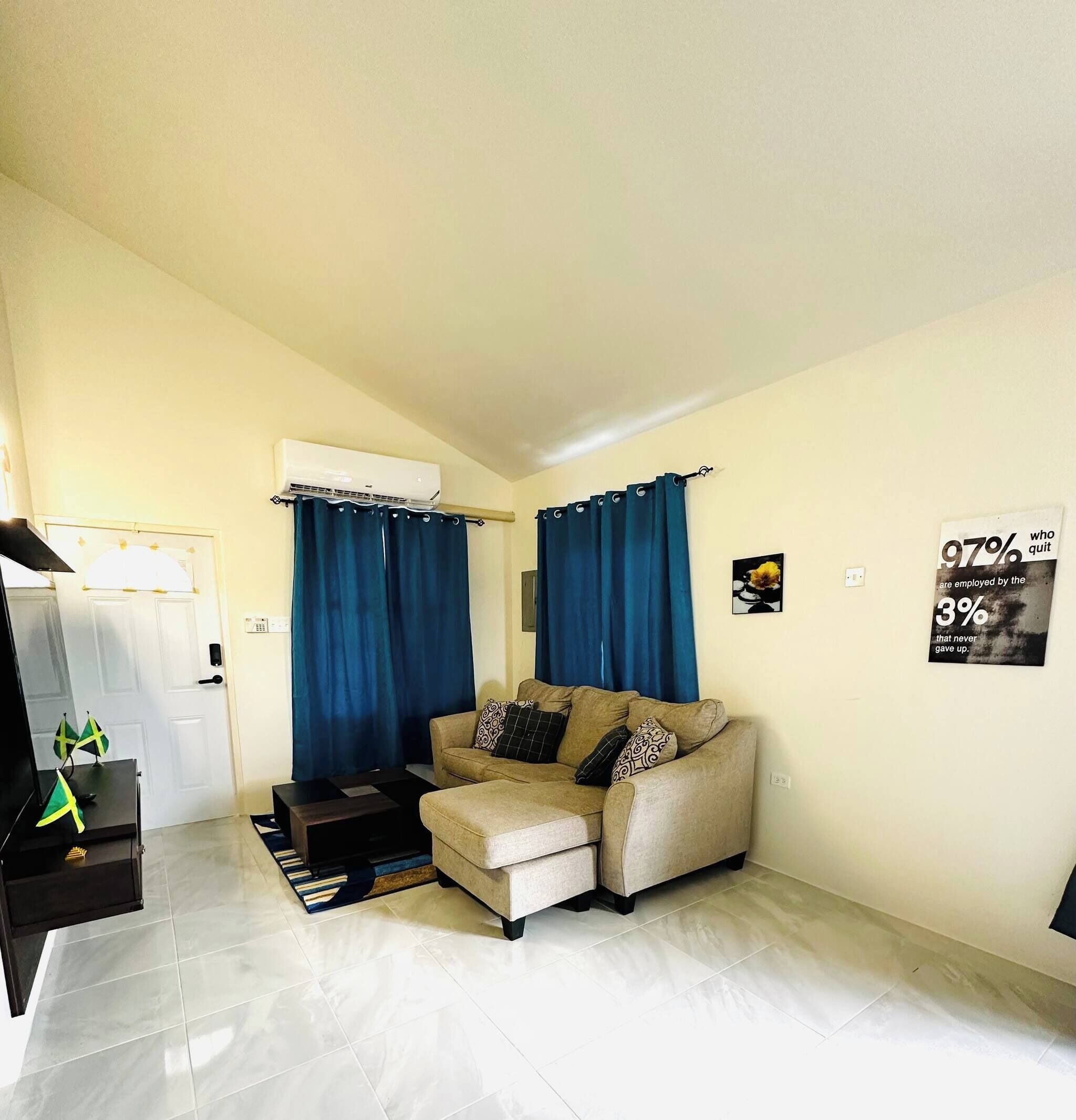 Bungalow, 2 quartos, pátio, vista para a montanha | Sala