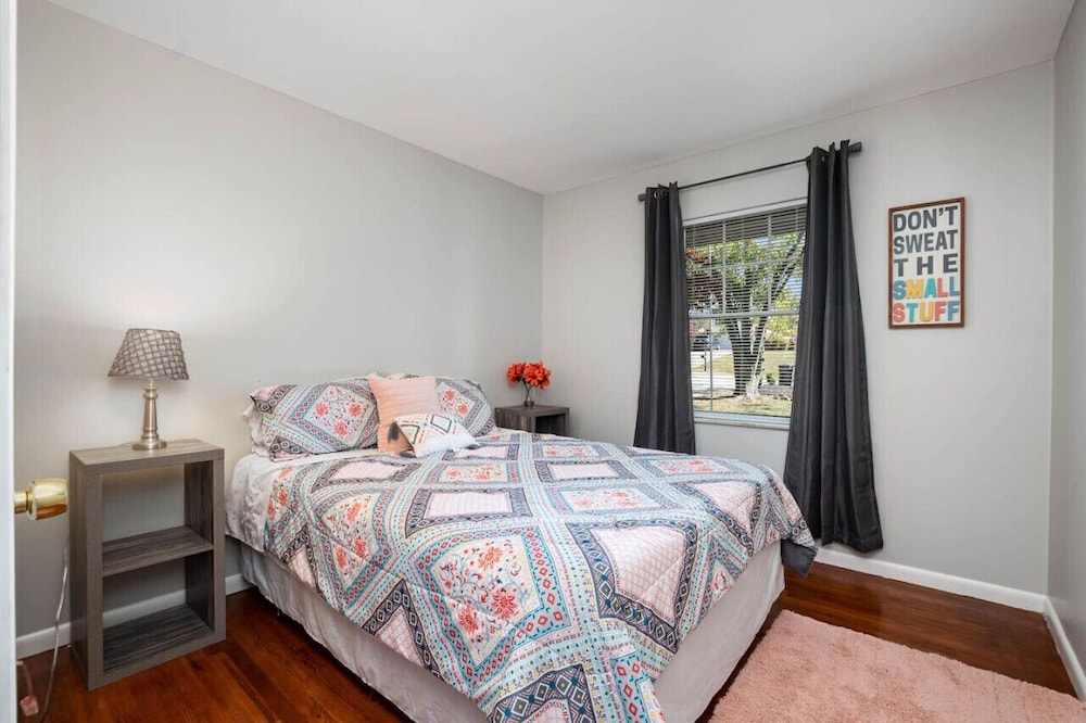 Ashwood Arbor 6 Bedrooms 3 Bath Sleeps 13 - West Chester Township, OH
