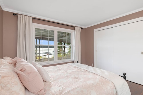 Waterfront Home In Brunswick, Me - Brunswick, ME