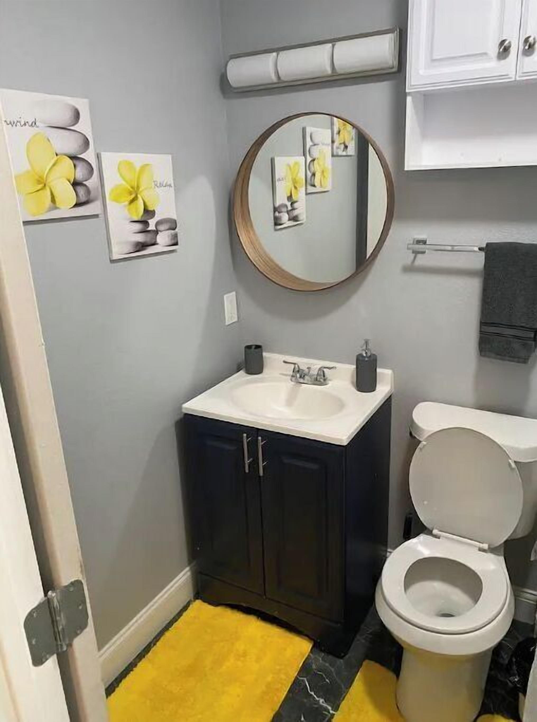 Cheerful 1 Bedroom Home! Family And Work Friendly! - Bedford, TX