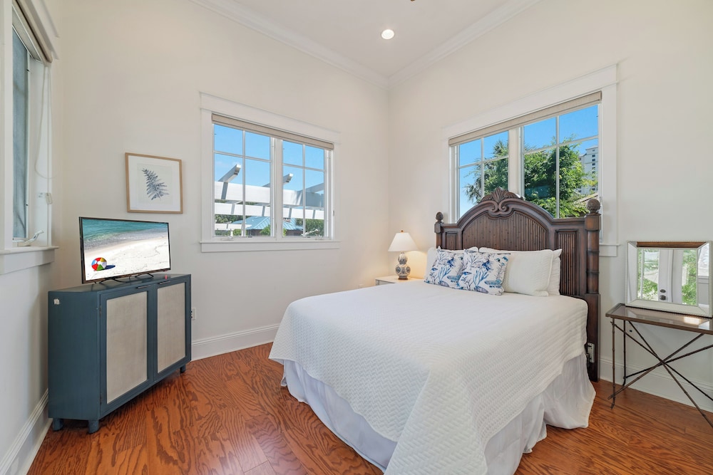 Luxury Cottage, Resort Community, Private Pool, Water View! - Alabama