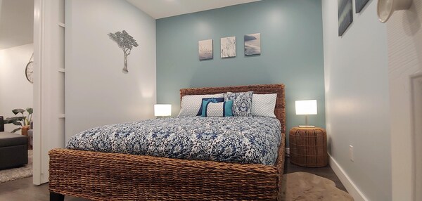 Beautiful New Mountainview Suite - 3 Minutes To The Highway - Abbotsford