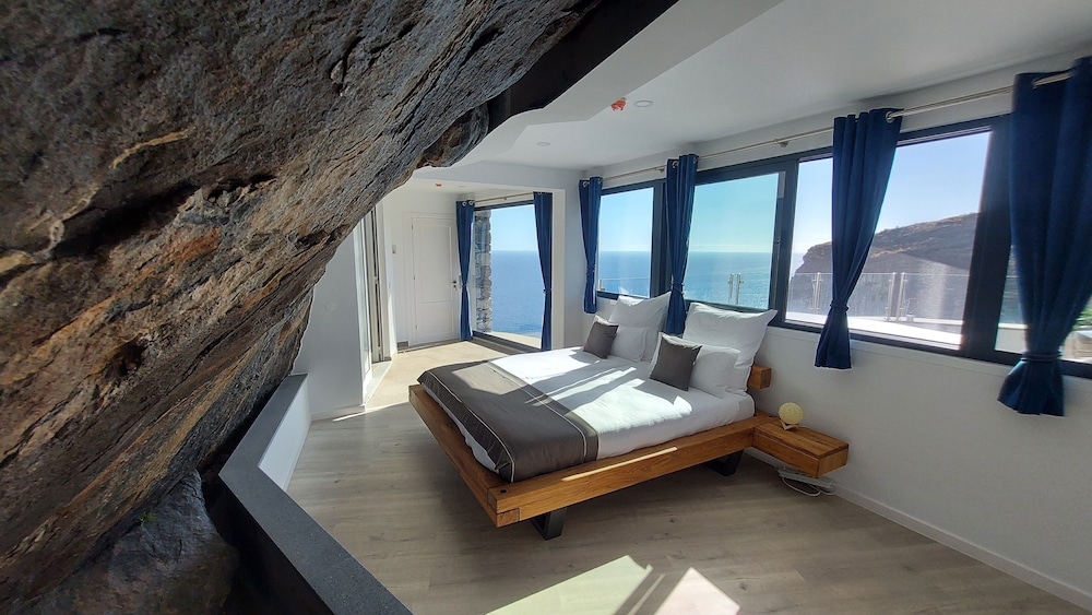 Castelo Do Mar, Deluxe Suite C4 - Private Jacuzzi - Madeira