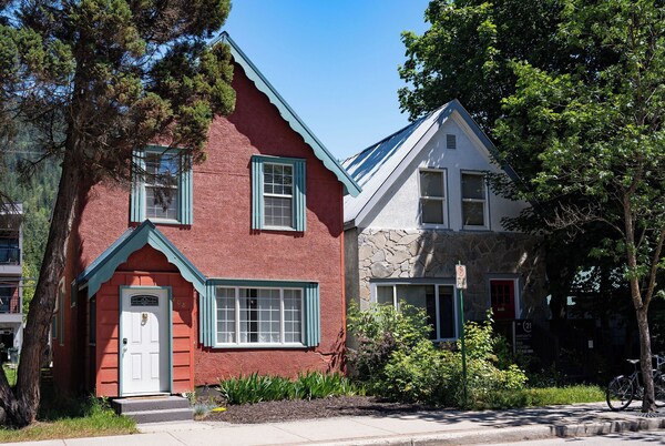 The Downtown Hive By Revelstoke Vacations - Revelstoke