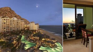 Um hotel com área de piscina e vista para o oceano.