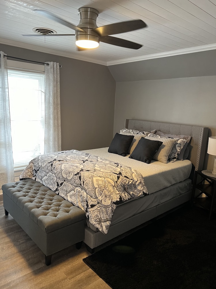 1 Bedroom Apt Walking Distance To Downtown Lake Geneva - Riviera Beach, WI
