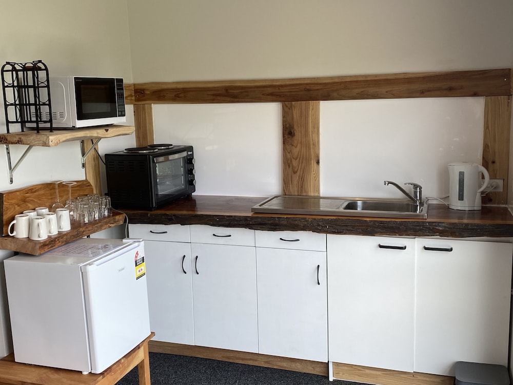 Beachfront Pacific - Rustic Coastal - Guest Suite. - Matatā