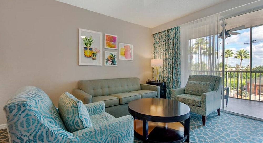 Spacious 2 Bedroom Suite at Orlando's Sunshine Resort II, Orlando: Room ...