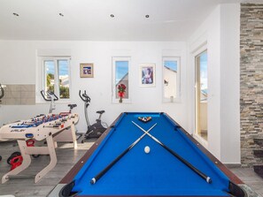 Apartamento (Four Bedroom Holiday Home with Swimmi) | Sala de jogos
