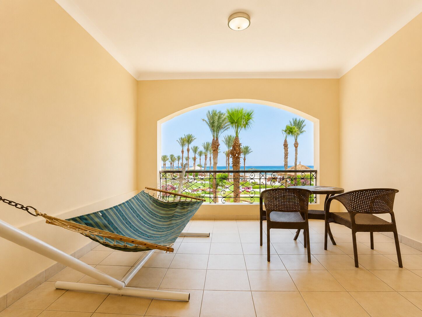 Quarto Royal, vista para a praia | Terraço/pátio interior