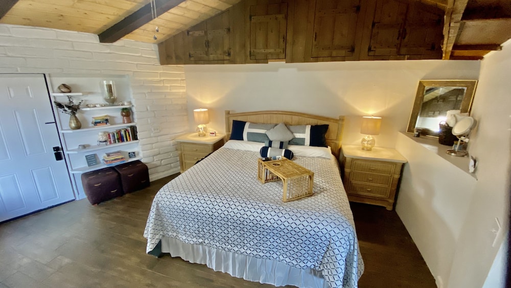 Tranquil Country Setting W/majestic Views - San Diego, CA