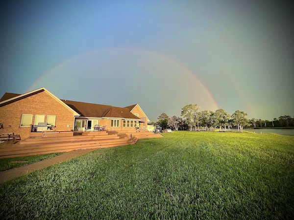 Private 5-acre Waterfront Peninsula With Beach - Yorktown, VA