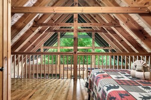 Cabana de Madeira Básica | Ferro/tábua de engomar, Wi-fi grátis, roupa de cama fornecida 