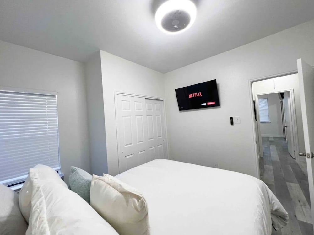 Serenity In Heart Of Dfw W/ Private Parking & King Bed â‘ Min. From Dfw Airport + - Coppell, TX