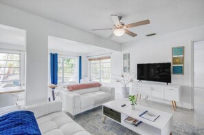 Casa, 4 quartos | Sala de estar