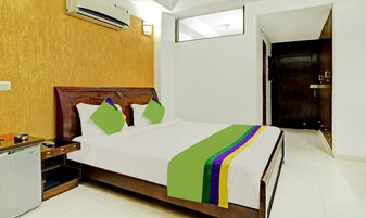 Quarto standard | Escrivaninha, ferros/tábuas de passar roupa