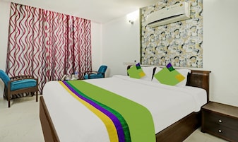 Quarto premium | Escrivaninha, ferros/tábuas de passar roupa