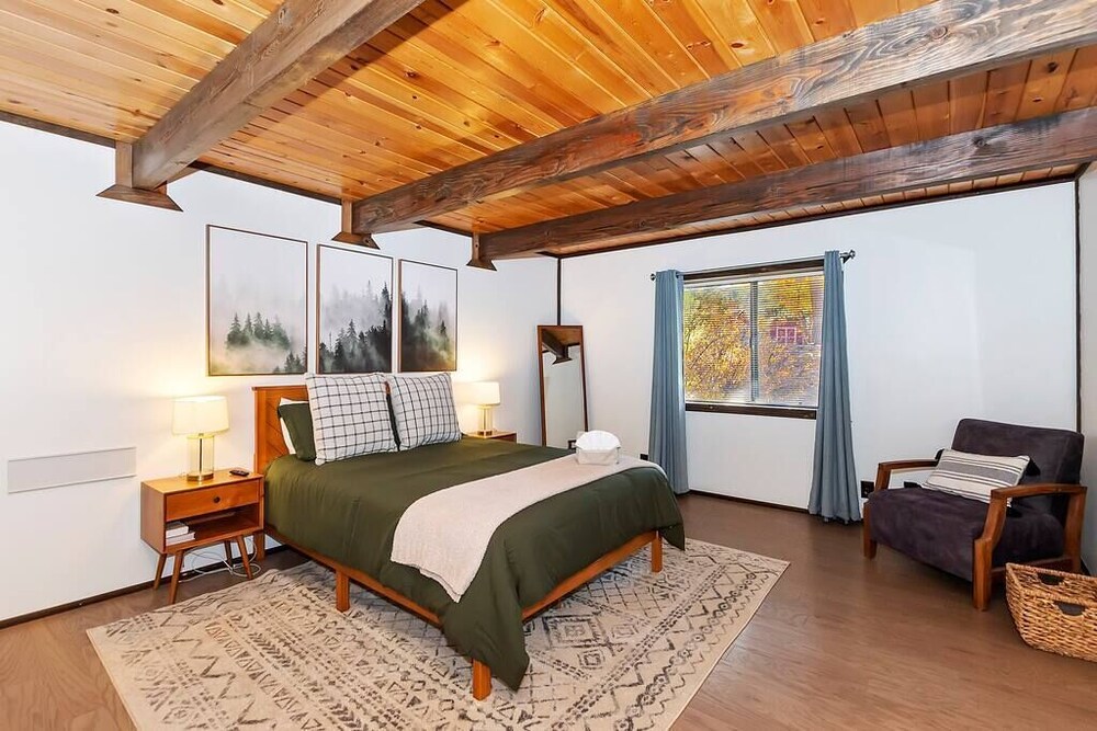Closer To The Stars Cabin With Fire Pit! - Big Bear, CA