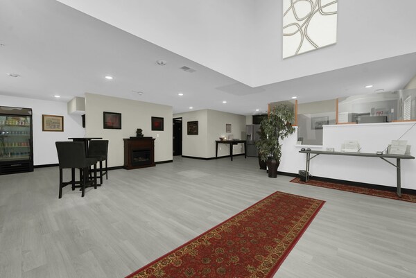 Holmes Suites Inn Columbus Pataskala - I-70 East - Canal Winchester, OH