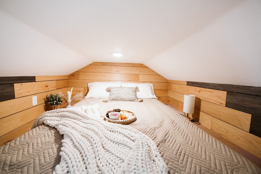 Hockley Riverside Cottage • Loft & Bunkie - Hockley Valley, ON