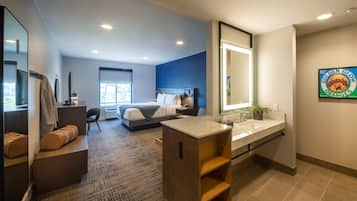 Quarto, 1 cama king-size e sofá-cama | 1 quarto, secretária, secretária adequada para computadores portáteis