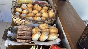 Buffet de pequeno-almoço