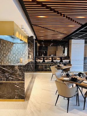 Zest Metropole, Colombo: Info, Photos, Reviews | Book at Hotels.com