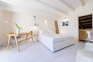 Suite Romântica, banheira de hidromassagem grande, vista para o mar (Incanto) | Roupa de alta qualidade, edredões de penas