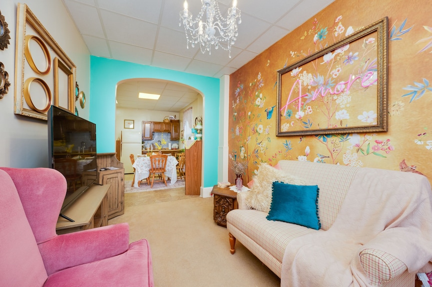 Welcome To A'more On W. Market! 2 Beds 1 Bath - Pottsville, PA