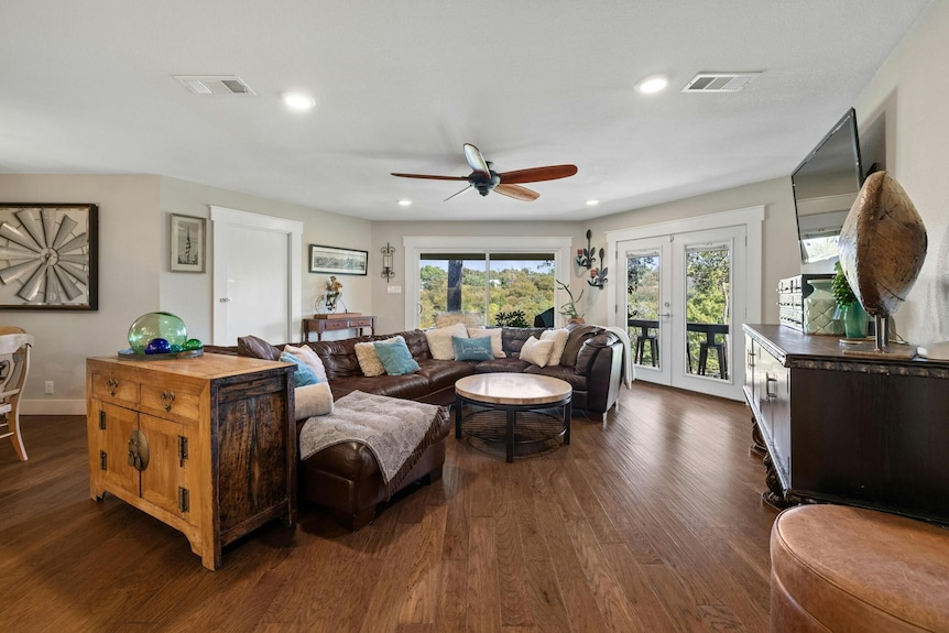 San Gabriel River Retreat Waterfront Panoramic View Private Pool Outdoor Living! - Georgetown, TX