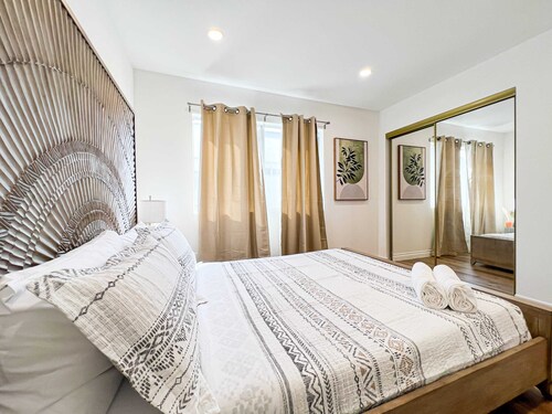 Cubier: Bohemian Habitat In Hollywood (Br1-wh) - West Hollywood, CA