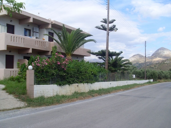 Elena Rooms - Crète