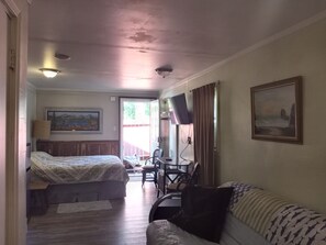 Com decoração personalizada, com mobília individualizada 