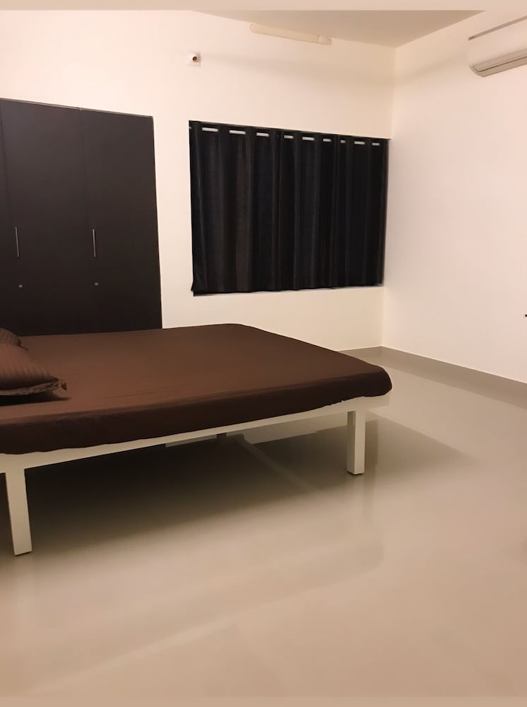 Clean & Spacious 3 Bedroom - Heart Of City - Peaceful, Silent & Nature Friendly - Thiruvananthapuram