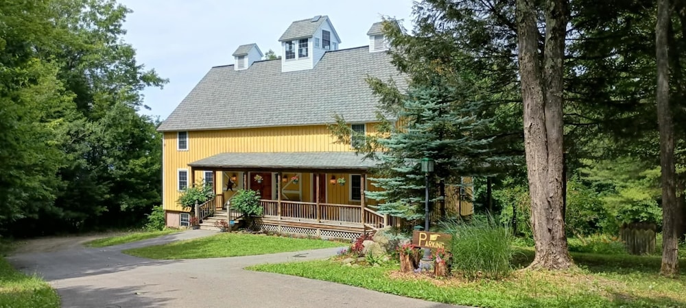 Yellow Barn Estate - Ithaca, NY