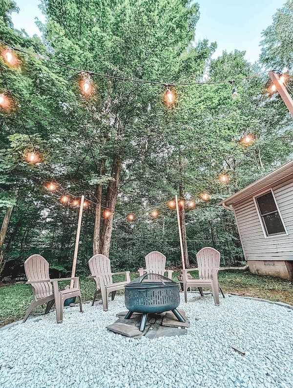 Poconos Cabin - Arrowhead Lake, PA