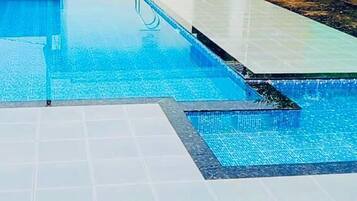 Piscina exterior