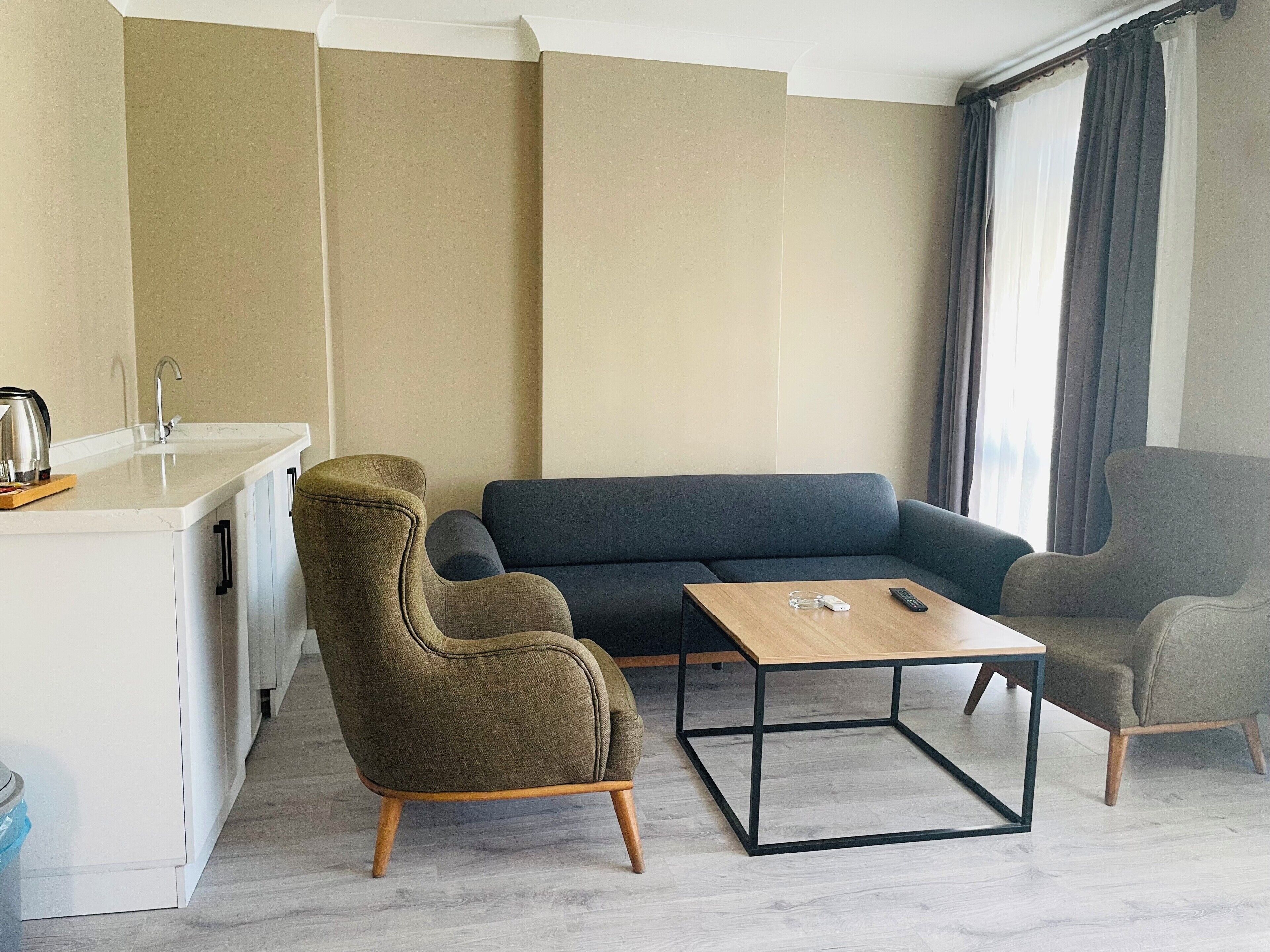 Apartamento Familiar em Condomínio Fechado, 2 quartos, fumadores | Ferro/tábua de engomar, Wi-fi grátis, roupa de cama fornecida 