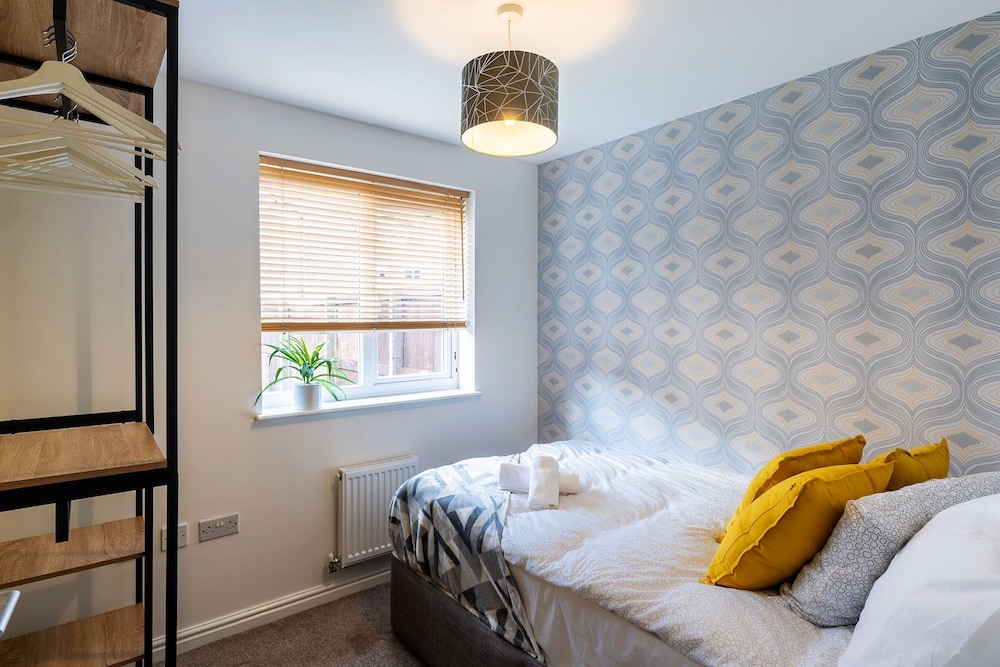 Contractor*Leisure*Comfy King Bed*Free Parking - Hull | Vrbo