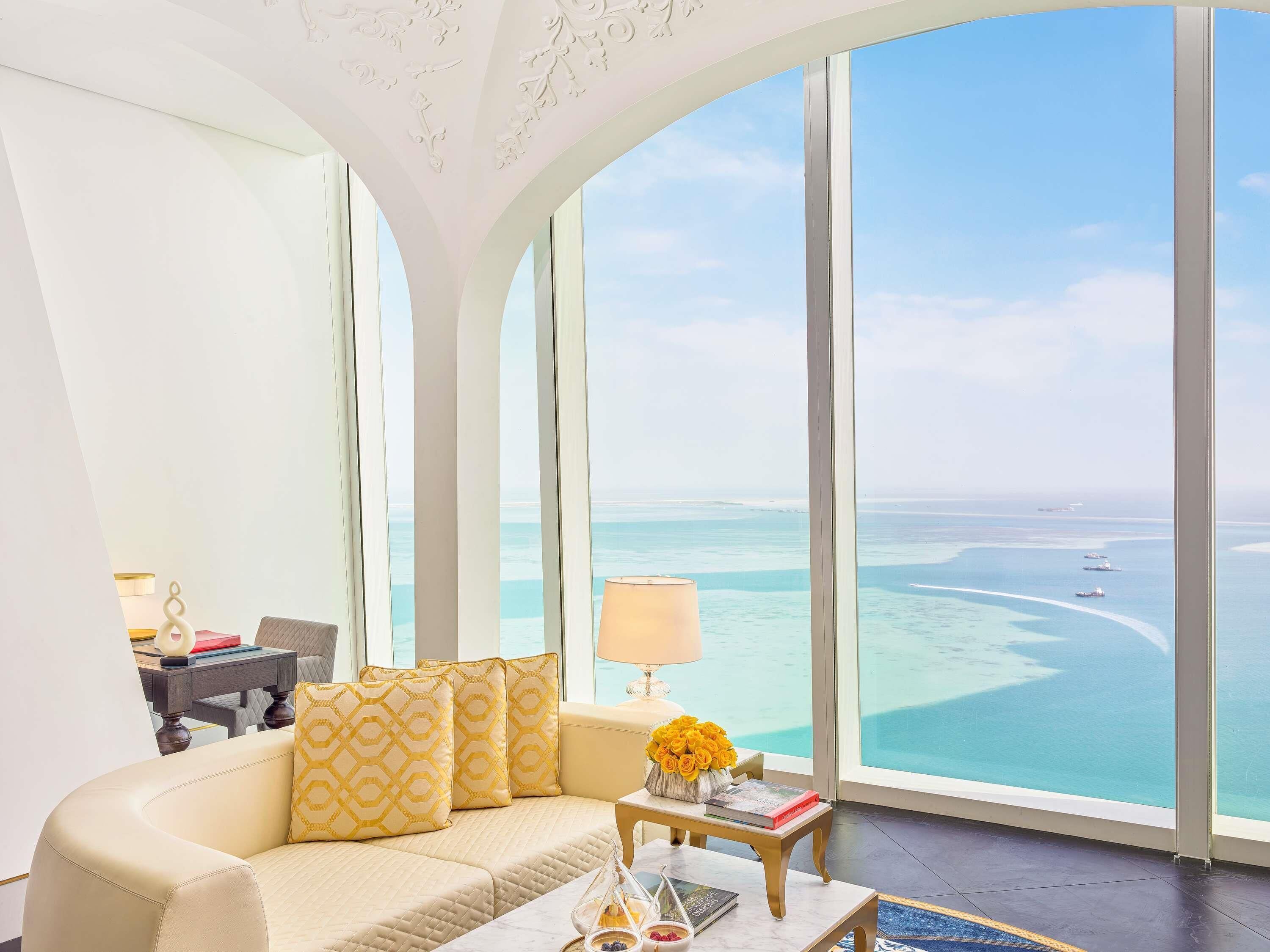 Suite Signature, 2 camas individuais | Roupa hipoalergénica, minibar, cofre no quarto, secretária 
