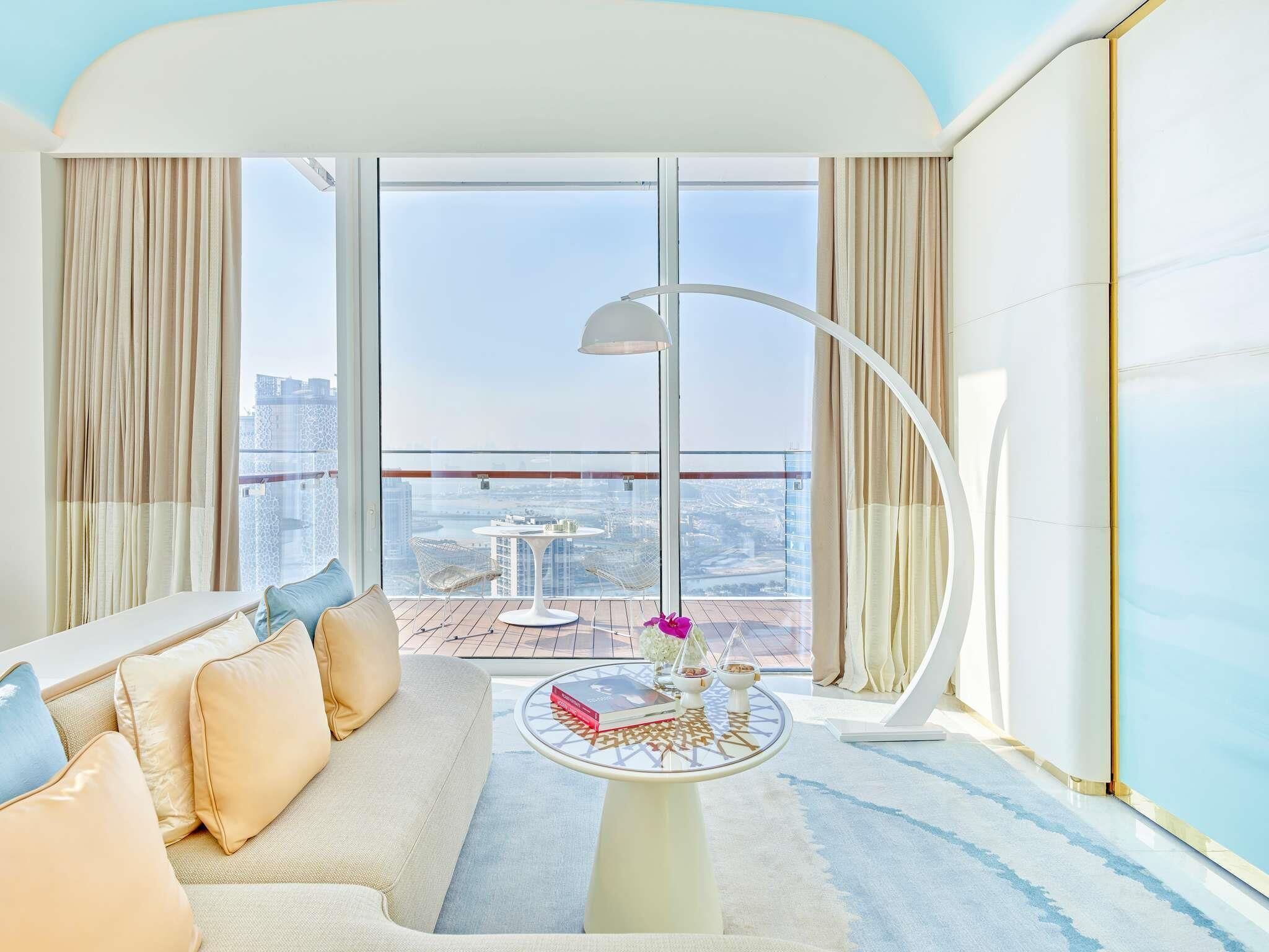 Suite, 1 quarto, varanda, Vista para a cidade (Gold) | Lençóis de algodão egípcio, roupa de alta qualidade, minibar 